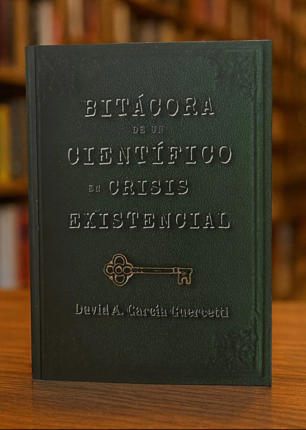 Libro "Bitácora de un científico en crisis existencial" - Escalera by ...